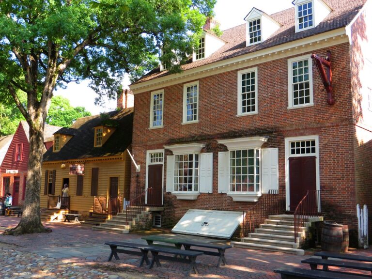 Experience Historic Colonial Virginia - Lite Wallet Traveler