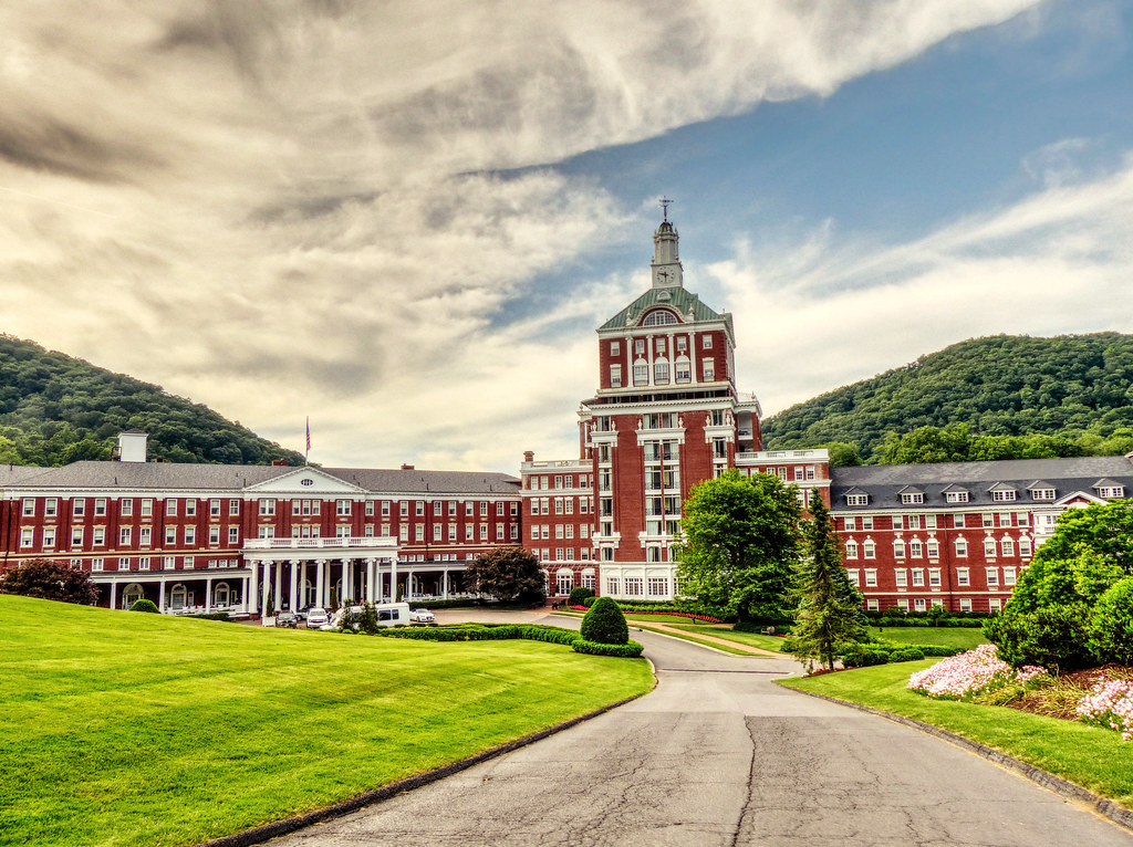 U.S. Mountain Resort Escapes - Lite Wallet Traveler